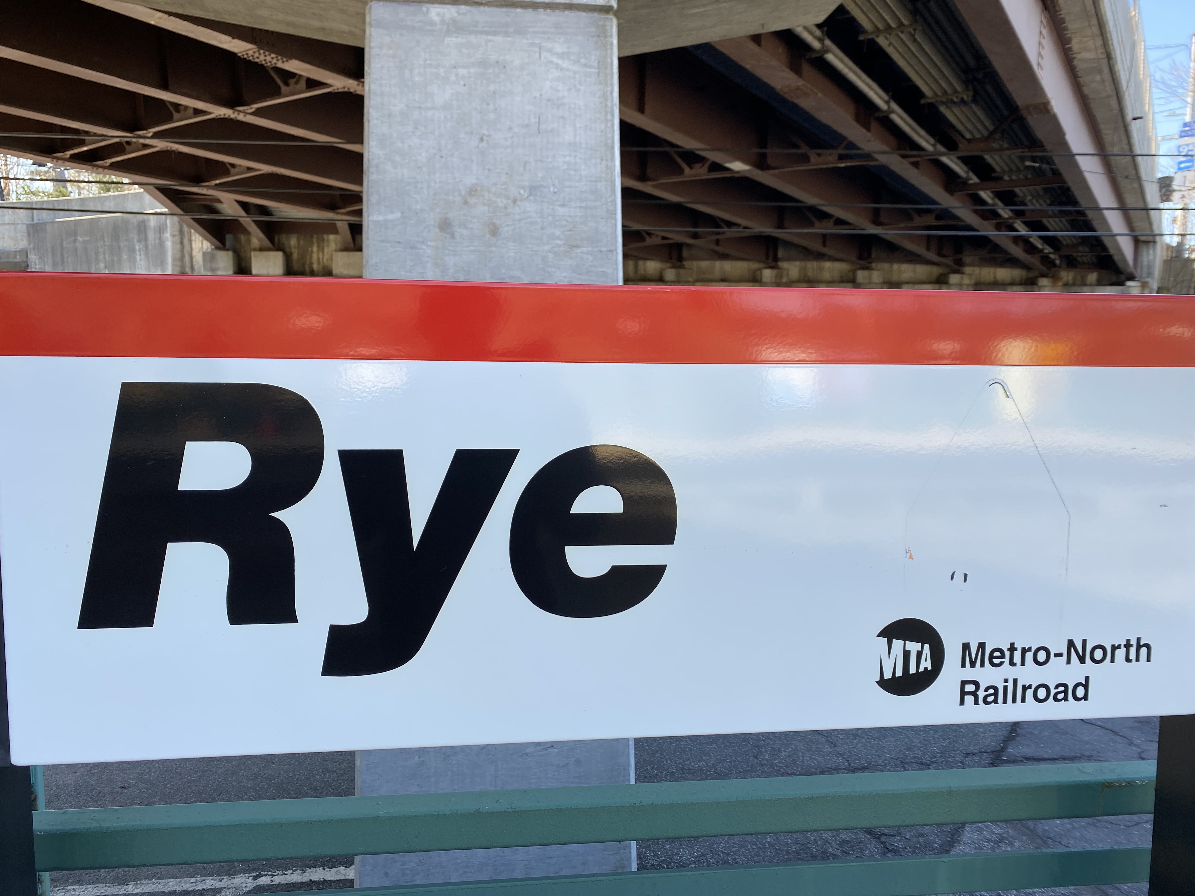 PD Responds to Suicidal Male on Metro North Tracks - MyRye.com